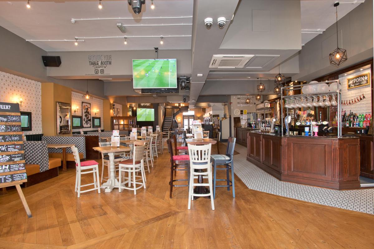 Sutton Arms, Hornchurch | AI Review Summary