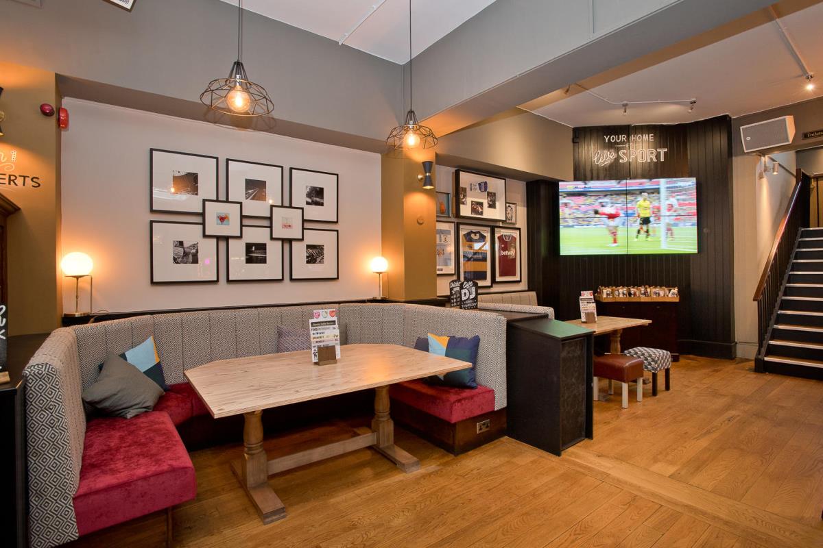 Sutton Arms, Hornchurch | AI Review Summary