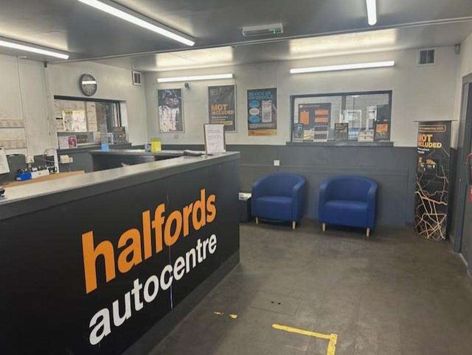 Halfords McConechys Dundee Autocentre | AI Review Summary