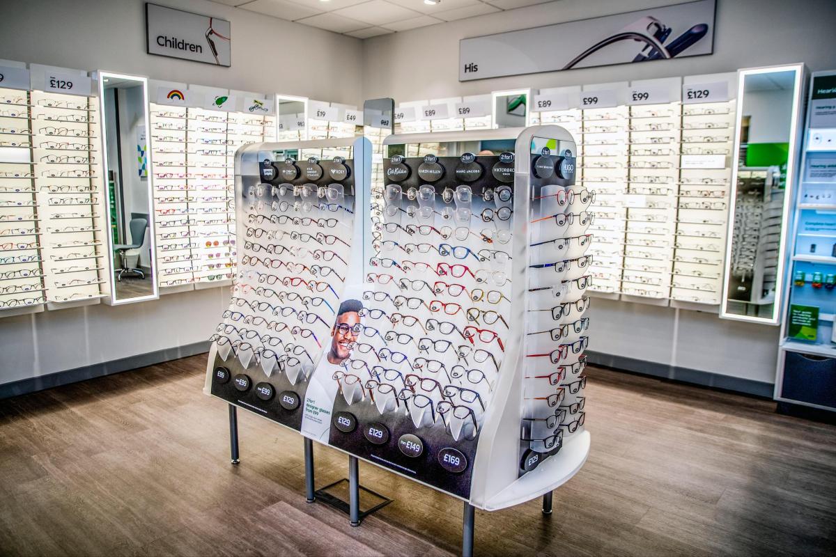 Specsavers Opticians and Audiologists - Northampton Weedon Road Sainsbury's
