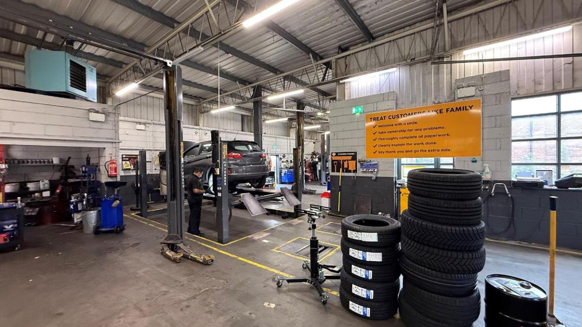 Halfords Autocentre Doncaster | Tyre Dealers & Repairs
