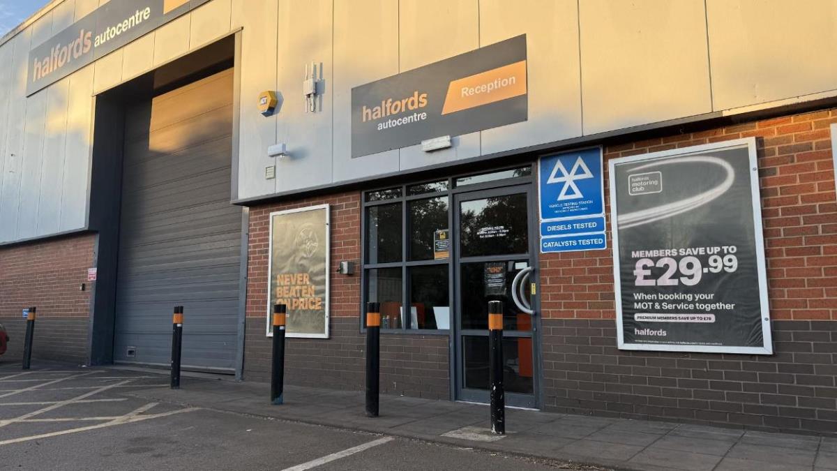 Halfords Autocentre Gloucester (Eastern Ave)