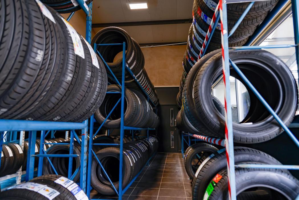Halfords Autocentre Gordons Silkwood Park, Wakefield