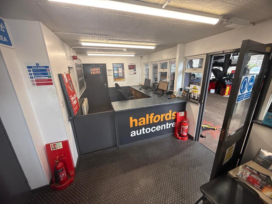 Halfords McConechys Oban Autocentre